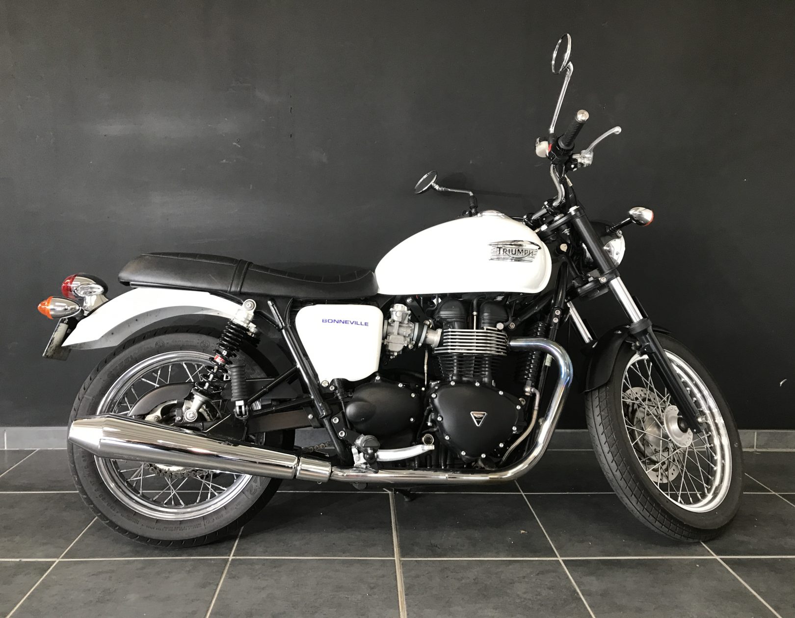 BONNEVILLE 865 T100 - Adventure BMW