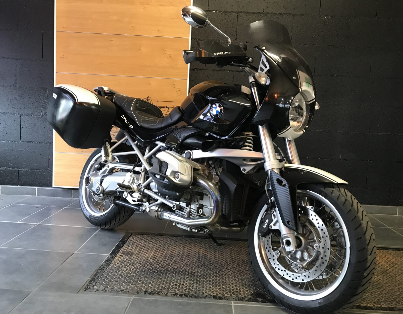 R1200R CLASSIC - Adventure BMW