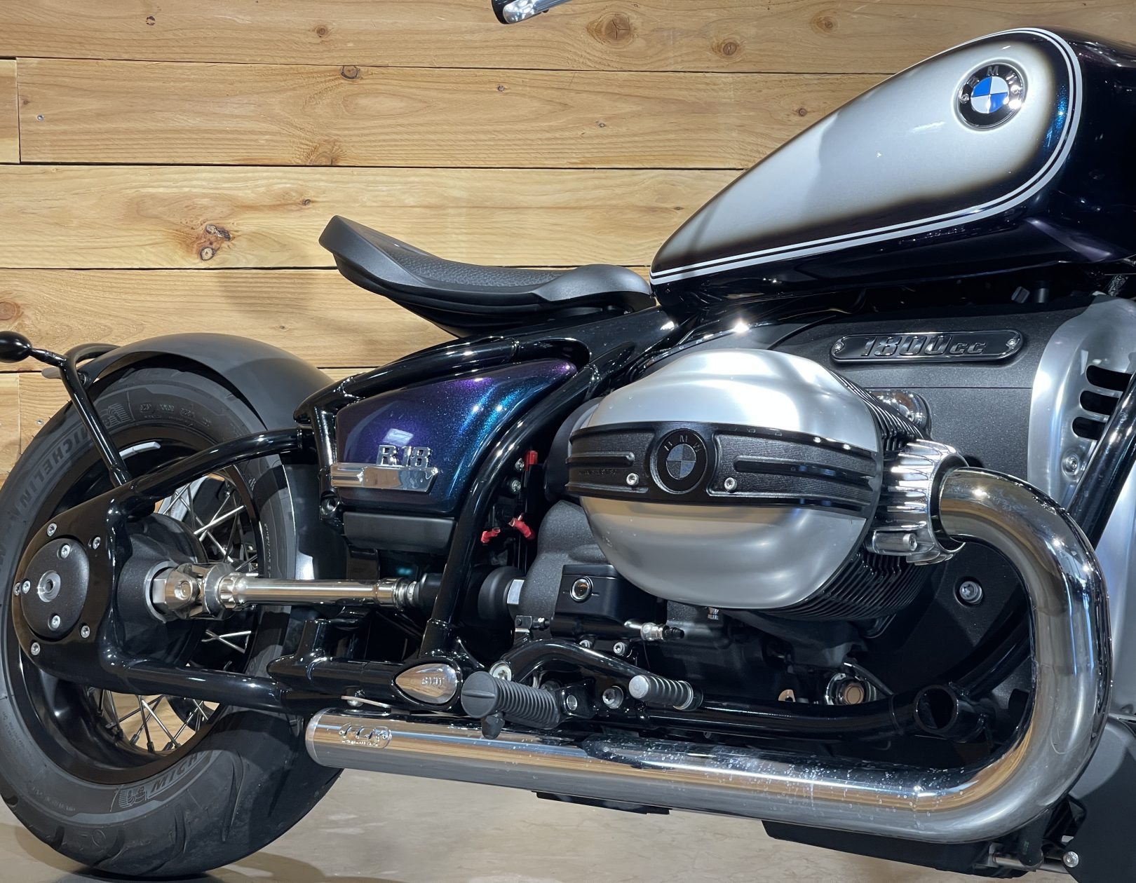BMW R18 Bobber - Adventure BMW