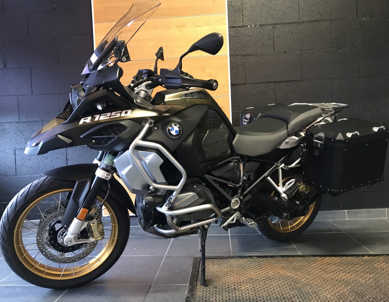 R1250 GS ADVENTURE EXCLUSIVE SURBAISSEE - Adventure BMW