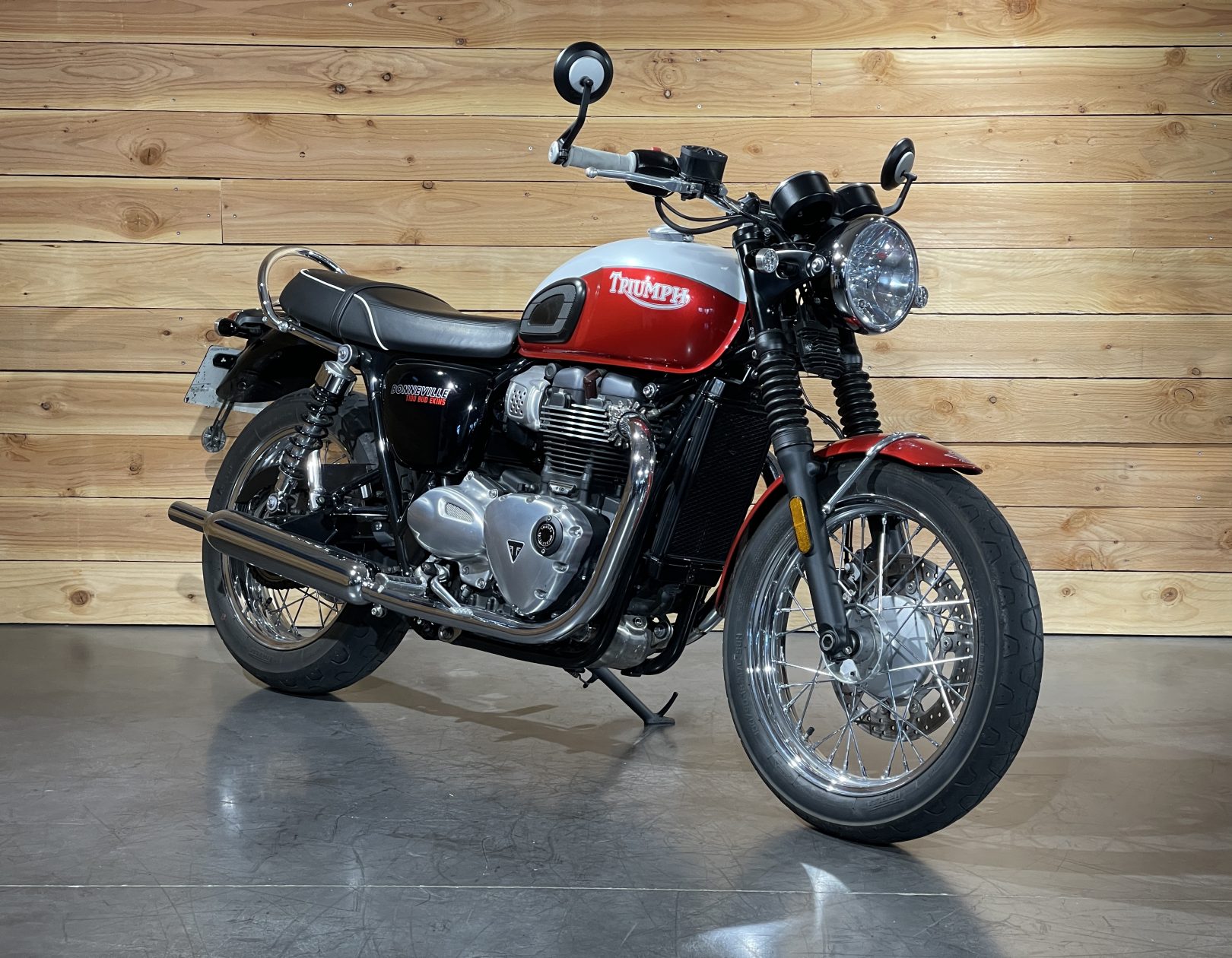 Triumph Bonneville T100 Edition BUD EKINS - Adventure BMW