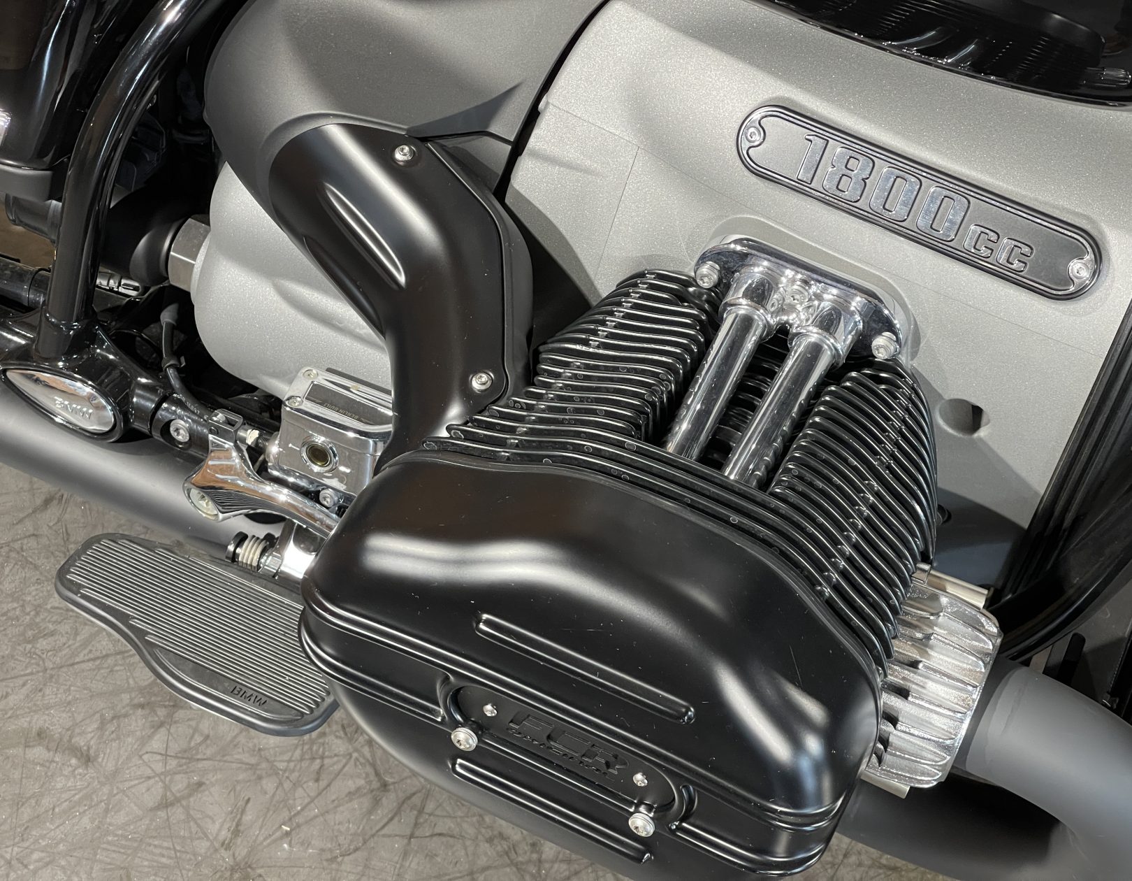 BMW R18 Custom - Adventure BMW