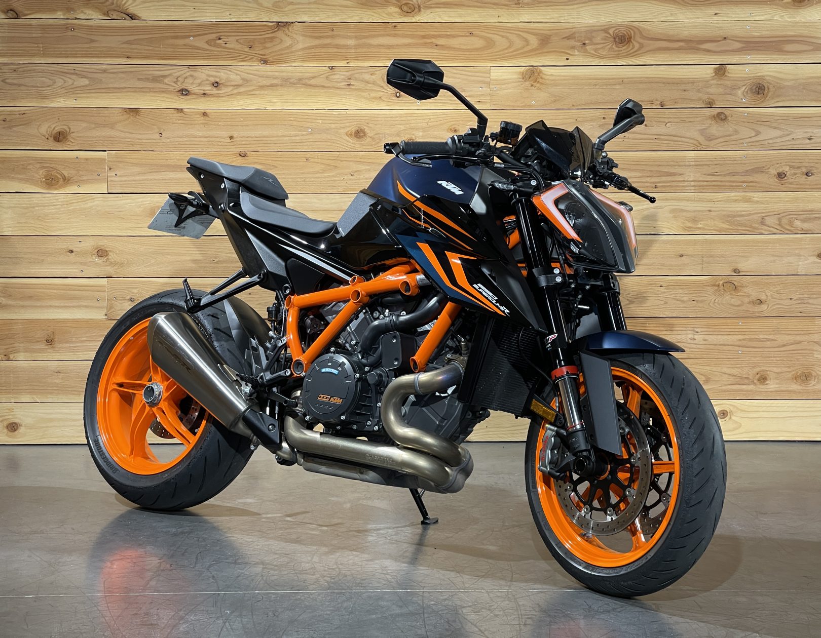 KTM Super Duke 1290 V3 - Adventure BMW