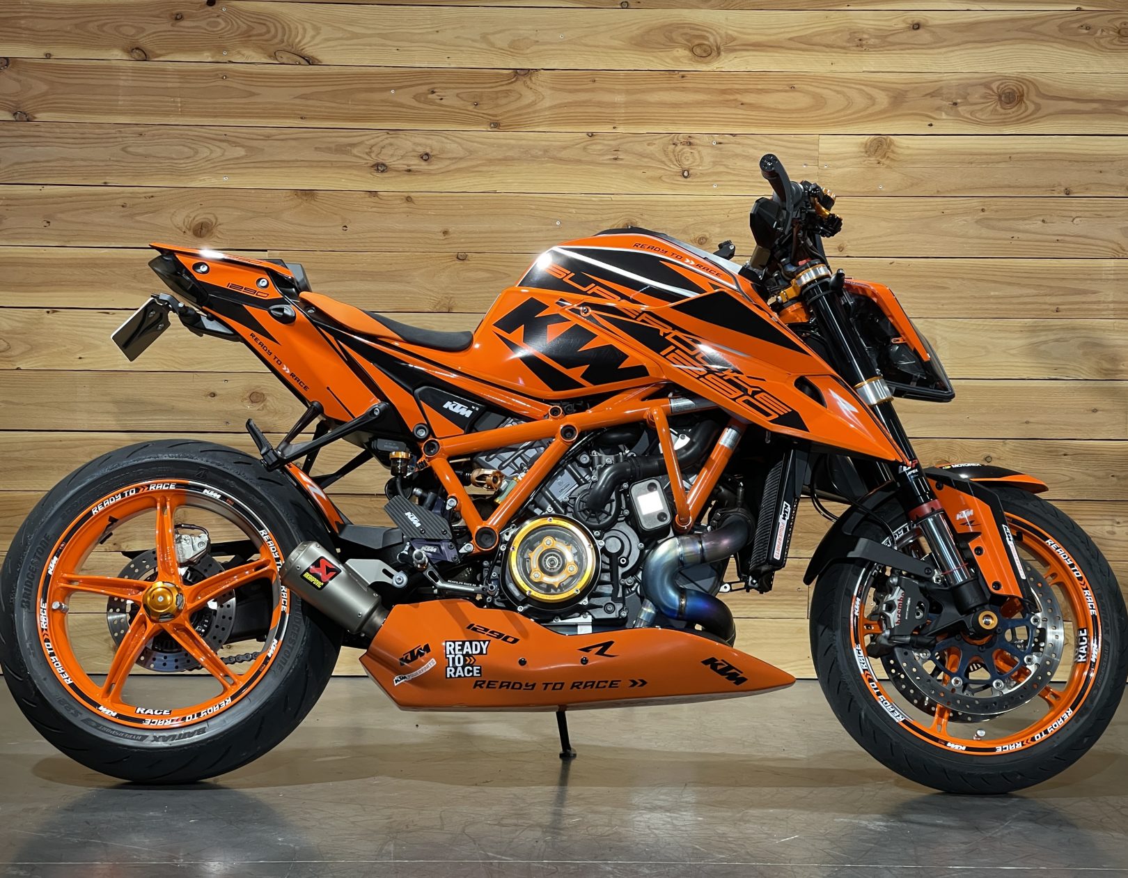 KTM Super Duke 1290 V3 - Adventure BMW