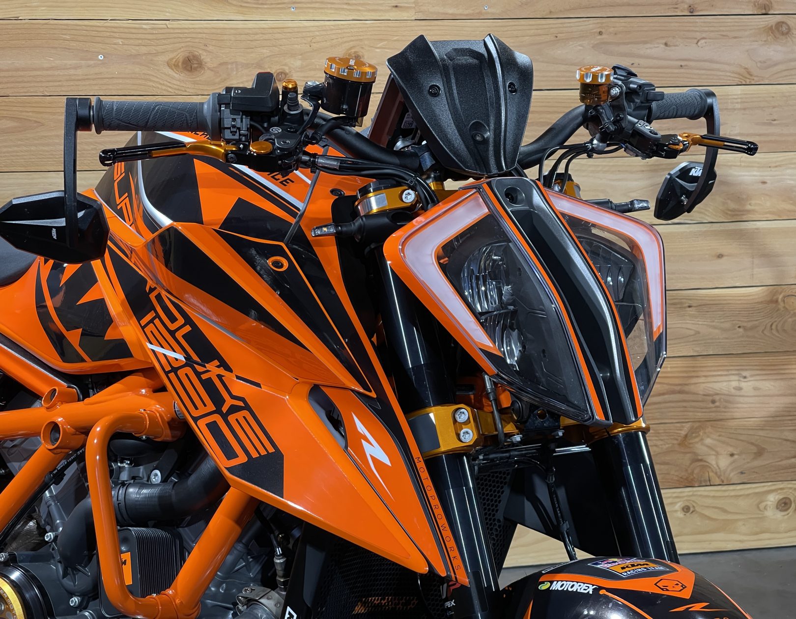 KTM Super Duke 1290 V3 - Adventure BMW