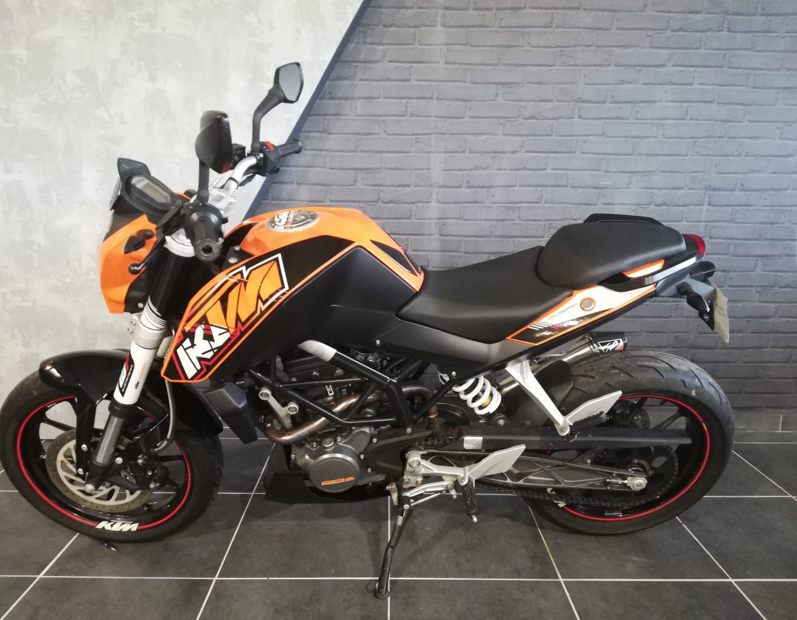 KTM DUKE 125 - Adventure BMW