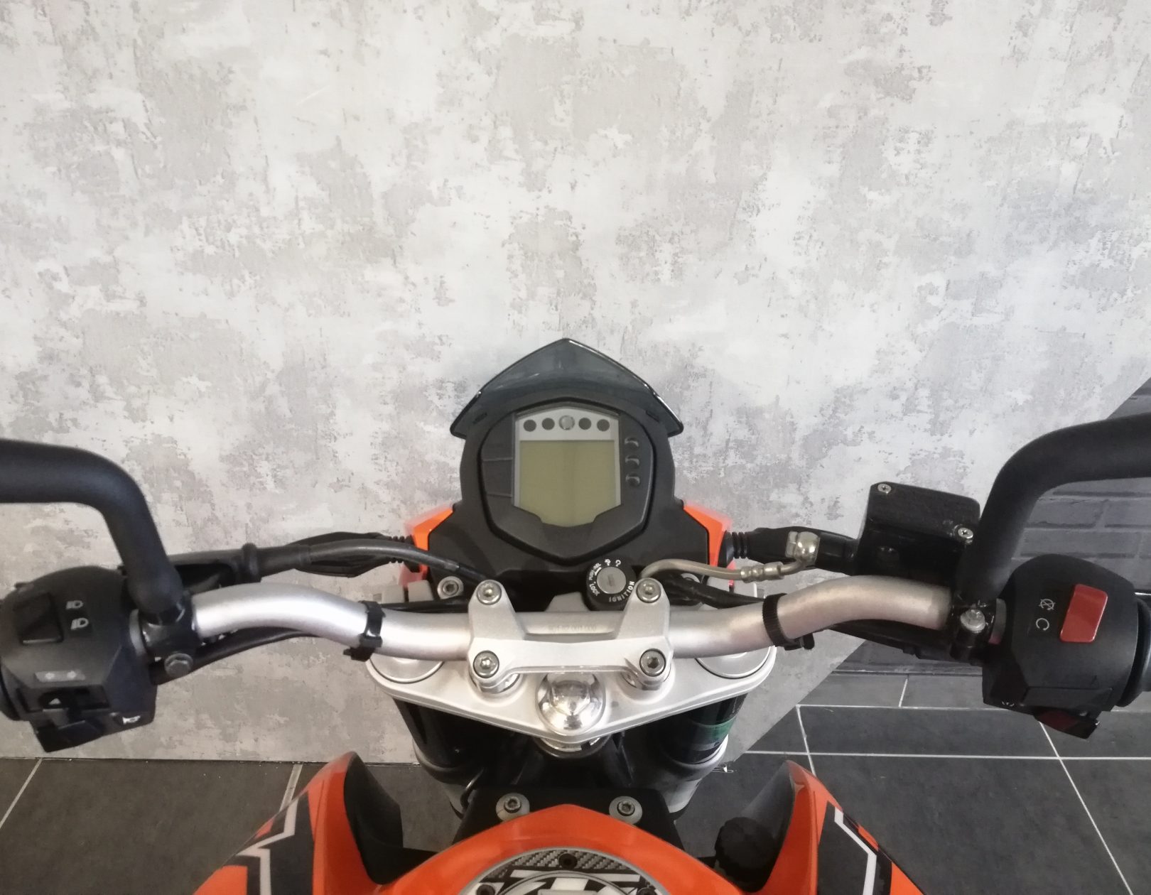KTM DUKE 125 - Adventure BMW